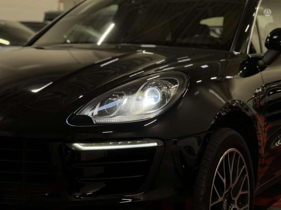 Melns Porsche Macan 2016 Viļņa, ar dzinēja tilpumu 2.97 L un nobraukumu 194 tūkst. km par 21500 €, foto 8 vietnē AUTOMOTO.COM.LV