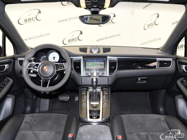 Melns Porsche Macan 2016 Avižieniai, ar dzinēja tilpumu 3.00 L un nobraukumu 147 tūkst. km par 23900 €, foto 3 vietnē AUTOMOTO.COM.LV
