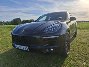 Black Porsche Macan 2016 in Silute, with an engine capacity of 3.00 L and mileage of 172 thousand km for 19500 €, photo 9 on AUTOMOTO.COM.LV