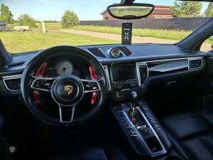 Black Porsche Macan 2016 in Silute, with an engine capacity of 3.00 L and mileage of 172 thousand km for 19500 €, photo 12 on AUTOMOTO.COM.LV