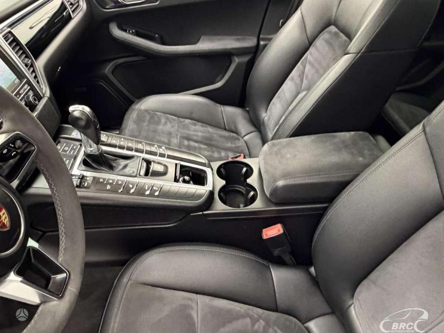 Melns Porsche Macan 2016 Viļņa, ar dzinēja tilpumu 3.00 L un nobraukumu 147 tūkst. km par 20900 €, foto 27 vietnē AUTOMOTO.COM.LV