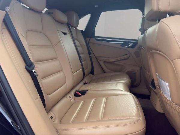 Melns Porsche Macan 2016 Viļņa, ar dzinēja tilpumu 3.60 L un nobraukumu 104 tūkst. km par 28999 €, foto 10 vietnē AUTOMOTO.COM.LV