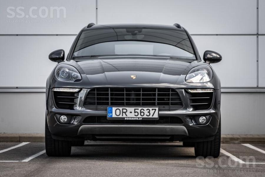 Black Porsche Macan 2016 in Riga, with an engine capacity of 2.00 L and mileage of 118 thousand km for 24500 €, photo 3 on AUTOMOTO.COM.LV