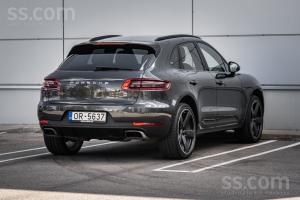 Black Porsche Macan 2016 in Riga, with an engine capacity of 2.00 L and mileage of 118 thousand km for 24500 €, photo 5 on AUTOMOTO.COM.LV