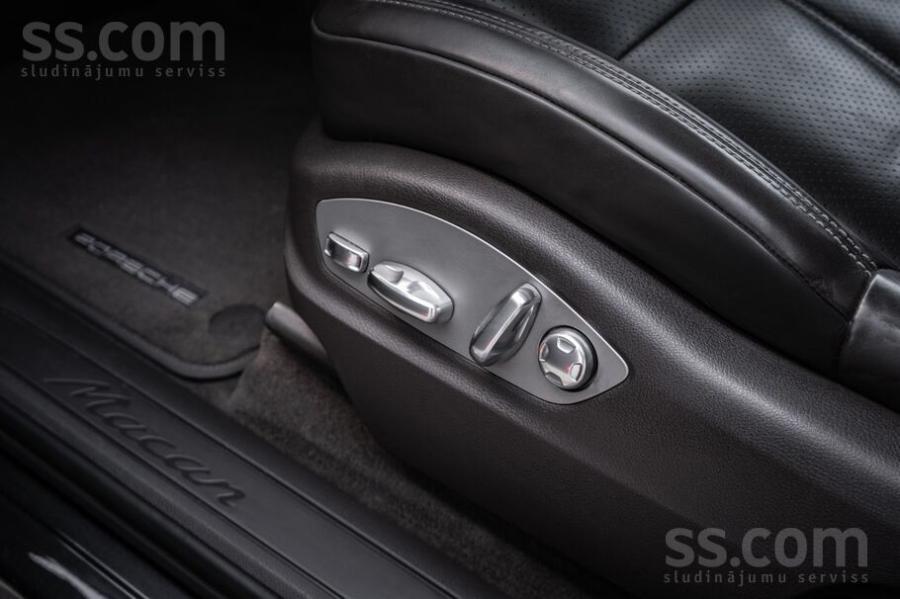Black Porsche Macan 2016 in Riga, with an engine capacity of 2.00 L and mileage of 118 thousand km for 24500 €, photo 12 on AUTOMOTO.COM.LV