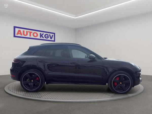 Black Porsche Macan 2016 in Vilnius, with an engine capacity of 3.60 L and mileage of 104 thousand km for 28999 €, photo 6 on AUTOMOTO.COM.LV