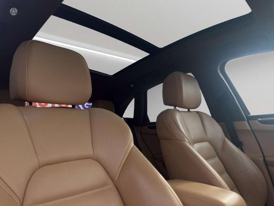 Melns Porsche Macan 2016 Viļņa, ar dzinēja tilpumu 3.60 L un nobraukumu 104 tūkst. km par 28999 €, foto 10 vietnē AUTOMOTO.COM.LV