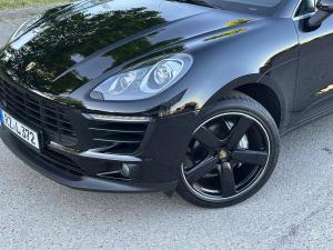 Black Porsche Macan 2016 in Jonava, with an engine capacity of 2.97 L and mileage of 269 thousand km for 23500 €, photo 3 on AUTOMOTO.COM.LV