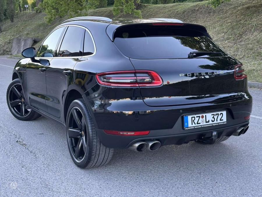 Black Porsche Macan 2016 in Jonava, with an engine capacity of 2.97 L and mileage of 269 thousand km for 23500 €, photo 8 on AUTOMOTO.COM.LV