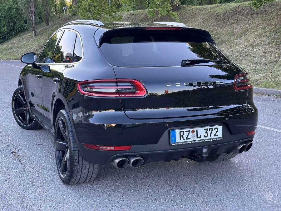 Black Porsche Macan 2016 in Jonava, with an engine capacity of 2.97 L and mileage of 269 thousand km for 23500 €, photo 9 on AUTOMOTO.COM.LV