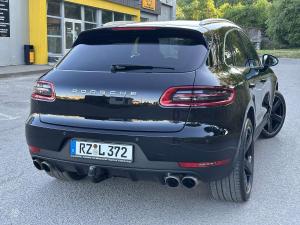 Black Porsche Macan 2016 in Jonava, with an engine capacity of 2.97 L and mileage of 269 thousand km for 23500 €, photo 12 on AUTOMOTO.COM.LV
