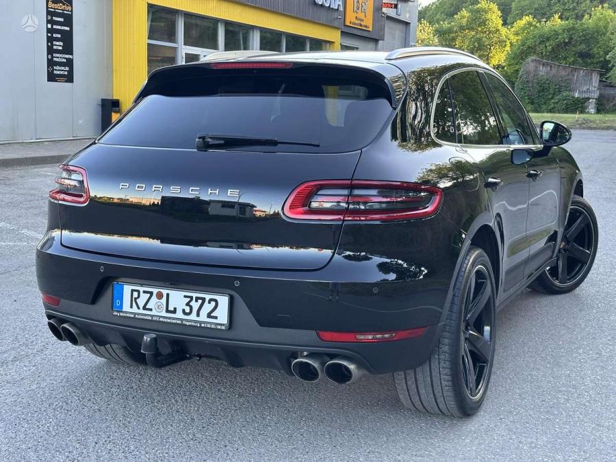 Black Porsche Macan 2016 in Jonava, with an engine capacity of 2.97 L and mileage of 269 thousand km for 23500 €, photo 13 on AUTOMOTO.COM.LV