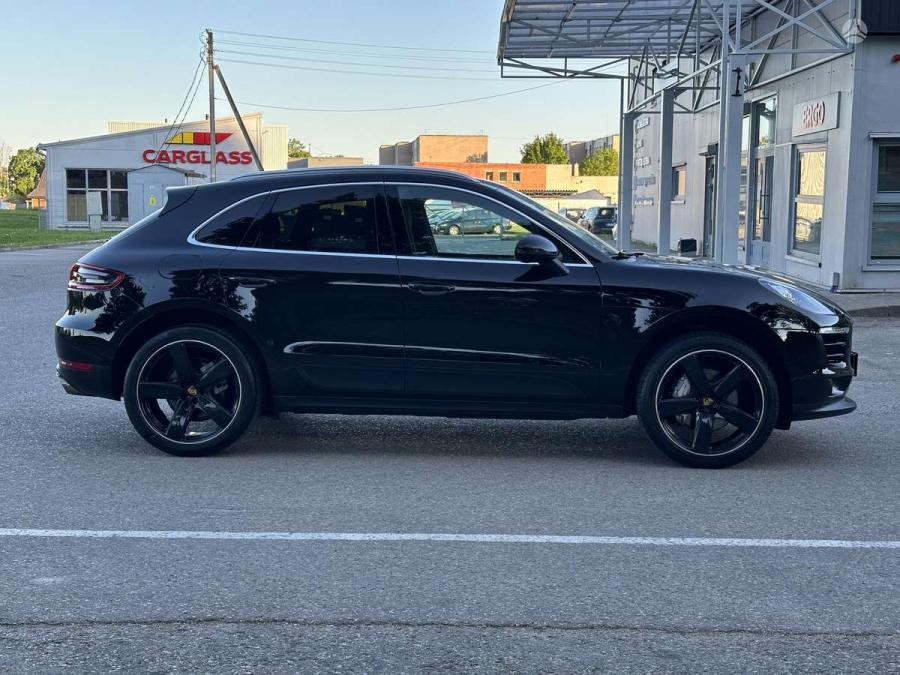 Black Porsche Macan 2016 in Jonava, with an engine capacity of 2.97 L and mileage of 269 thousand km for 23500 €, photo 15 on AUTOMOTO.COM.LV