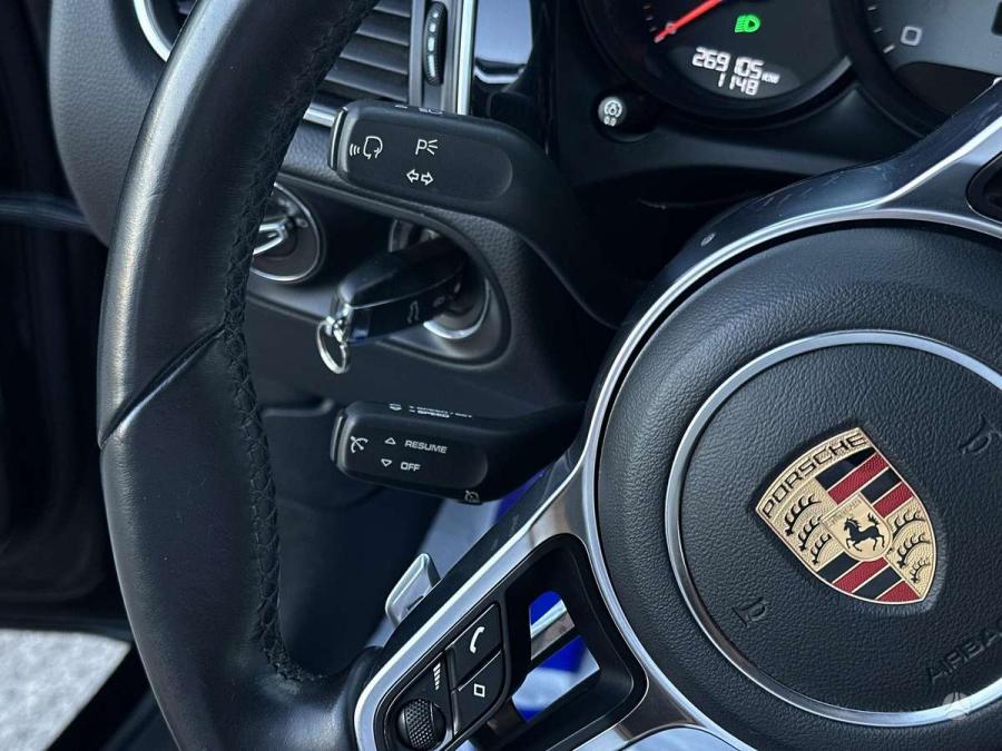 Black Porsche Macan 2016 in Jonava, with an engine capacity of 2.97 L and mileage of 269 thousand km for 23500 €, photo 22 on AUTOMOTO.COM.LV