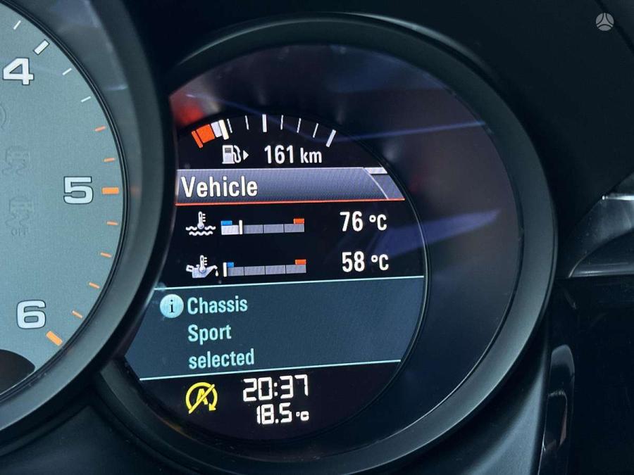 Black Porsche Macan 2016 in Jonava, with an engine capacity of 2.97 L and mileage of 269 thousand km for 23500 €, photo 25 on AUTOMOTO.COM.LV