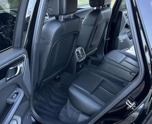 Black Porsche Macan 2016 in Jonava, with an engine capacity of 2.97 L and mileage of 269 thousand km for 23500 €, photo 36 on AUTOMOTO.COM.LV