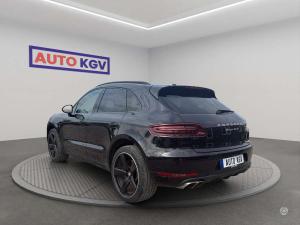 Black Porsche Macan 2016 in Vilnius, with an engine capacity of 3.60 L and mileage of 104 thousand km for 28999 €, photo 4 on AUTOMOTO.COM.LV