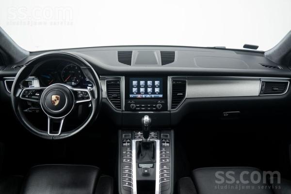 Black Porsche Macan 2016 in Tallinn, with an engine capacity of 3.60 L and mileage of 225 thousand km for 26999 €, photo 3 on AUTOMOTO.COM.LV