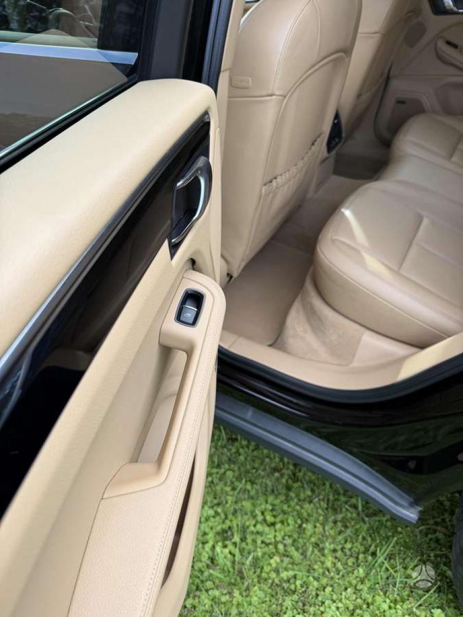 Melns Porsche Macan 2016 Alīta, ar dzinēja tilpumu 3.00 L un nobraukumu 219 tūkst. km par 21800 €, foto 17 vietnē AUTOMOTO.COM.LV