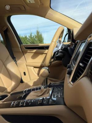 Melns Porsche Macan 2016 Alīta, ar dzinēja tilpumu 3.00 L un nobraukumu 219 tūkst. km par 21800 €, foto 31 vietnē AUTOMOTO.COM.LV