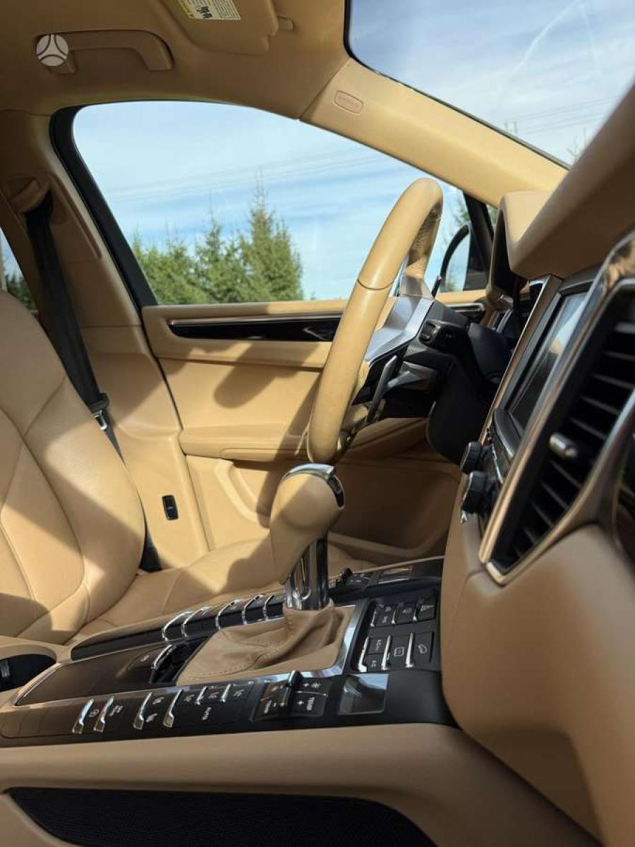 Melns Porsche Macan 2016 Alīta, ar dzinēja tilpumu 3.00 L un nobraukumu 219 tūkst. km par 21800 €, foto 31 vietnē AUTOMOTO.COM.LV