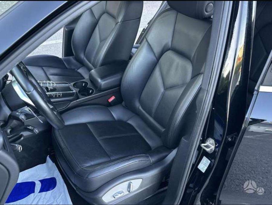 Melns Porsche Macan 2016 Viļņa, ar dzinēja tilpumu 2.97 L un nobraukumu 269 tūkst. km par 21500 €, foto 21 vietnē AUTOMOTO.COM.LV