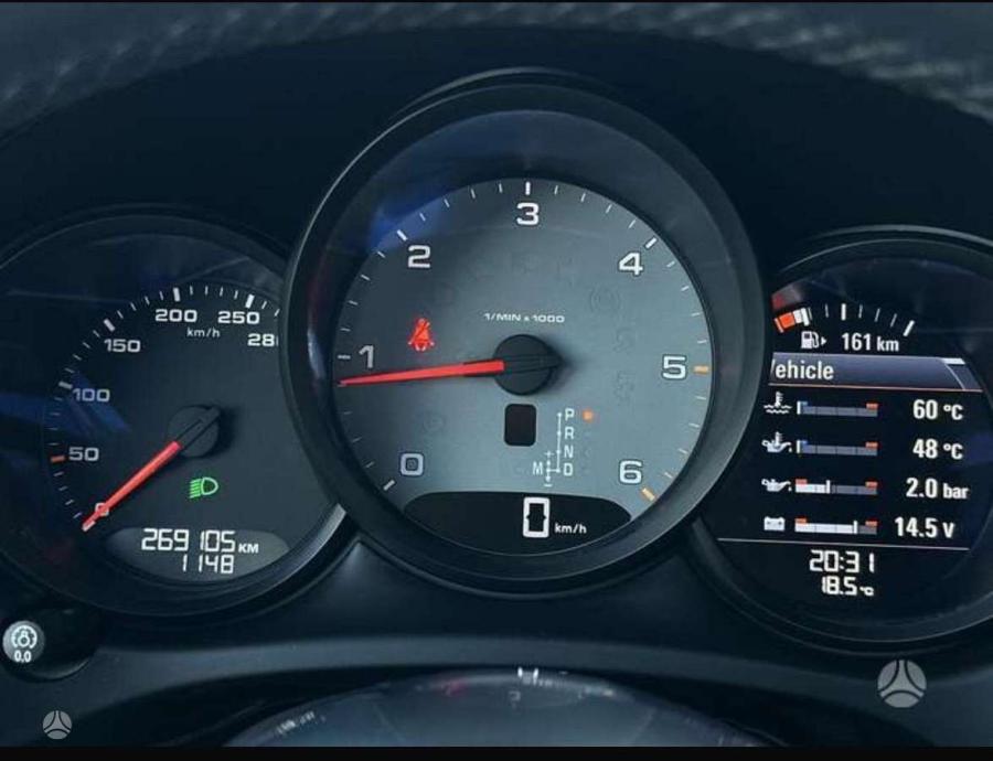 Melns Porsche Macan 2016 Viļņa, ar dzinēja tilpumu 2.97 L un nobraukumu 269 tūkst. km par 21500 €, foto 24 vietnē AUTOMOTO.COM.LV