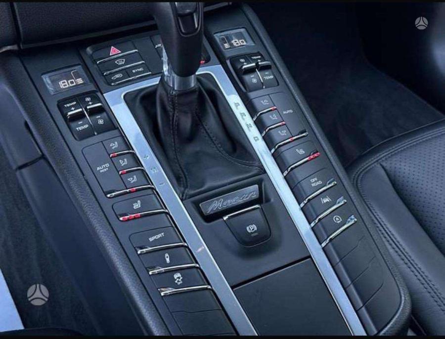 Melns Porsche Macan 2016 Viļņa, ar dzinēja tilpumu 2.97 L un nobraukumu 269 tūkst. km par 21500 €, foto 27 vietnē AUTOMOTO.COM.LV