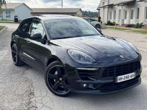 Black Porsche Macan 2016 in Vilnius, with an engine capacity of 2.97 L and mileage of 253 thousand km for 15750 €, photo 4 on AUTOMOTO.COM.LV
