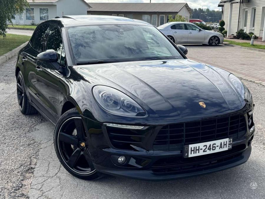 Black Porsche Macan 2016 in Vilnius, with an engine capacity of 2.97 L and mileage of 253 thousand km for 15750 €, photo 6 on AUTOMOTO.COM.LV