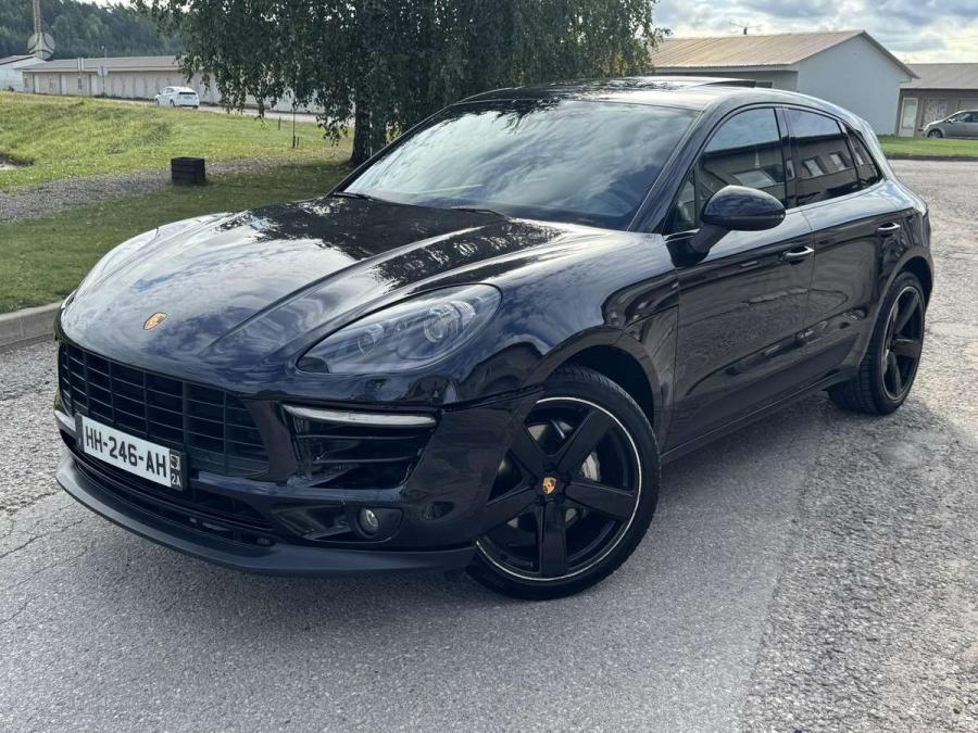 Black Porsche Macan 2016 in Vilnius, with an engine capacity of 2.97 L and mileage of 253 thousand km for 15750 €, photo 8 on AUTOMOTO.COM.LV