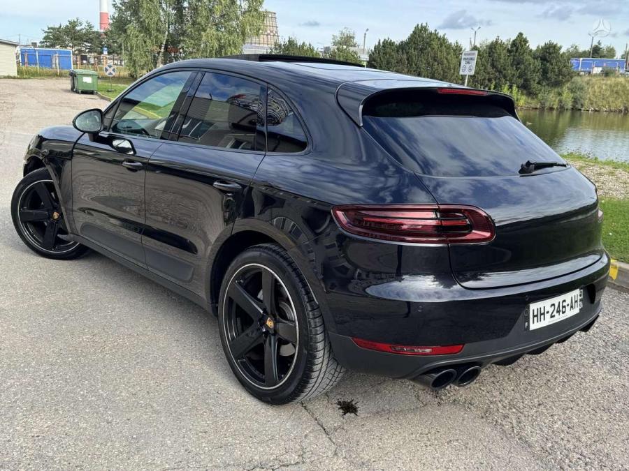 Black Porsche Macan 2016 in Vilnius, with an engine capacity of 2.97 L and mileage of 253 thousand km for 15750 €, photo 9 on AUTOMOTO.COM.LV