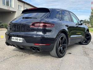 Black Porsche Macan 2016 in Vilnius, with an engine capacity of 2.97 L and mileage of 253 thousand km for 15750 €, photo 12 on AUTOMOTO.COM.LV