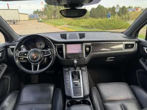 Black Porsche Macan 2016 in Vilnius, with an engine capacity of 2.97 L and mileage of 253 thousand km for 15750 €, photo 20 on AUTOMOTO.COM.LV