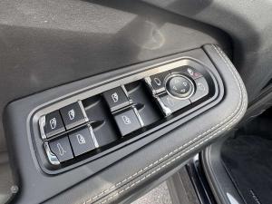 Black Porsche Macan 2016 in Vilnius, with an engine capacity of 2.97 L and mileage of 253 thousand km for 15750 €, photo 28 on AUTOMOTO.COM.LV