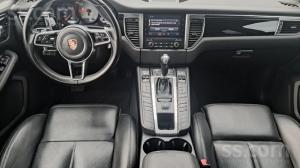 Black Porsche Macan 2017 in Riga, with an engine capacity of 3.00 L and mileage of 244 thousand km for 31500 €, photo 4 on AUTOMOTO.COM.LV