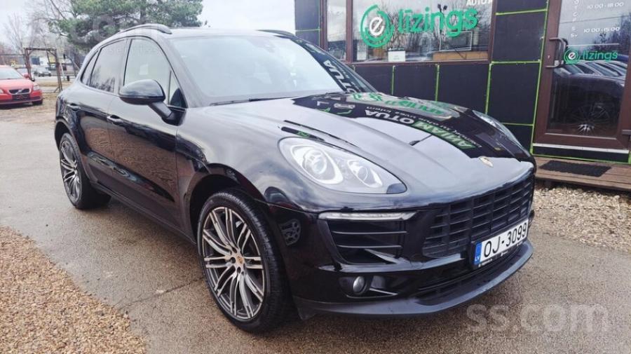 Black Porsche Macan 2017 in Riga, with an engine capacity of 3.00 L and mileage of 244 thousand km for 31500 €, photo 10 on AUTOMOTO.COM.LV