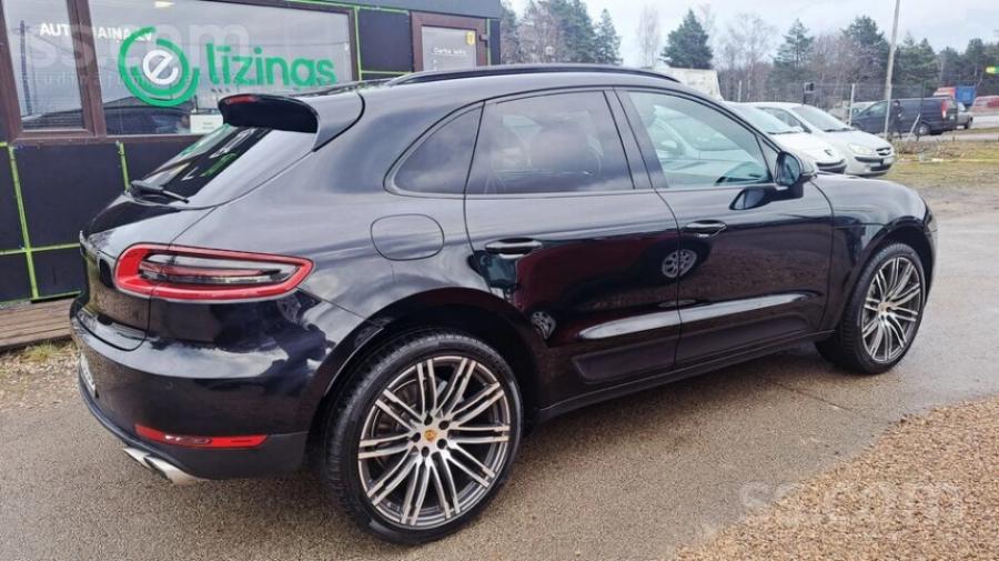 Black Porsche Macan 2017 in Riga, with an engine capacity of 3.00 L and mileage of 244 thousand km for 31500 €, photo 11 on AUTOMOTO.COM.LV