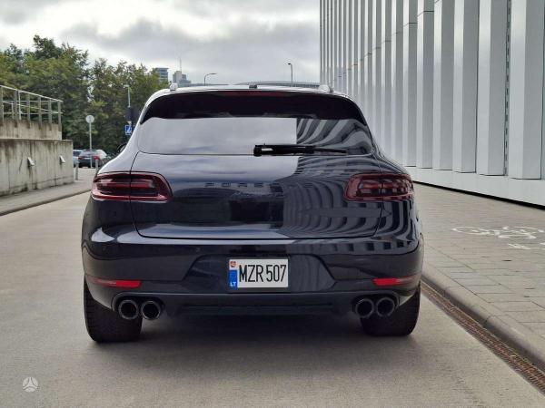 Black Porsche Macan 2017 in Vilnius, with an engine capacity of 3.00 L and mileage of 130 thousand km for 32500 €, photo 7 on AUTOMOTO.COM.LV
