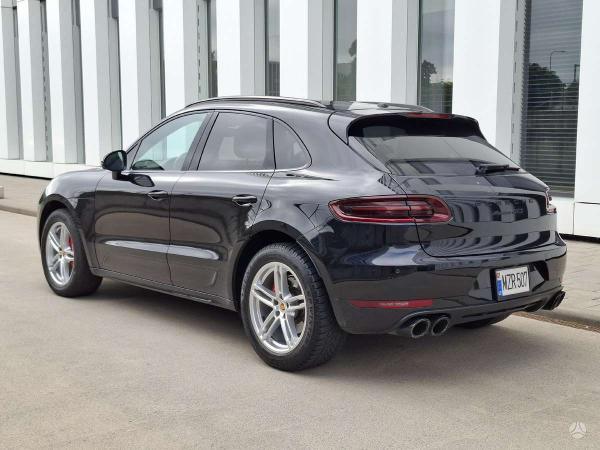 Black Porsche Macan 2017 in Vilnius, with an engine capacity of 3.00 L and mileage of 130 thousand km for 32500 €, photo 8 on AUTOMOTO.COM.LV