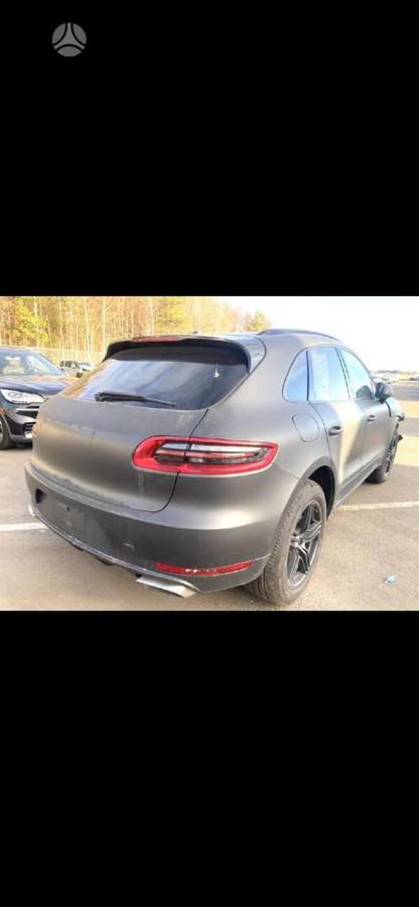 Melns Porsche Macan 2017 Klaipėda, ar dzinēja tilpumu 1.98 L un nobraukumu 85 tūkst. km par 15800 €, foto 6 vietnē AUTOMOTO.COM.LV