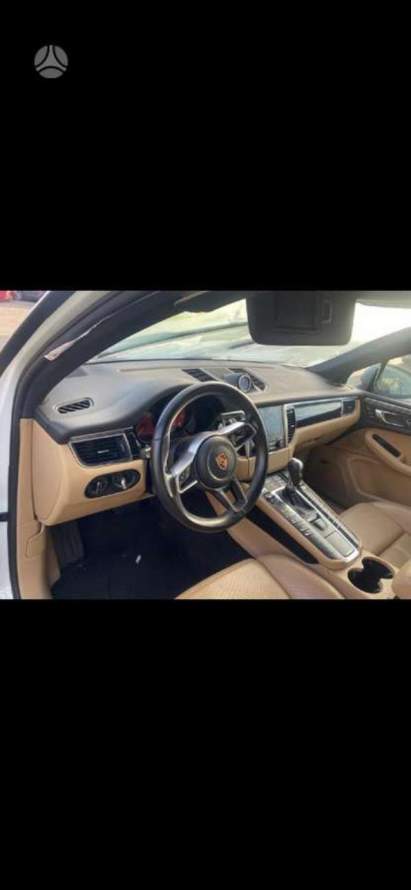 Melns Porsche Macan 2017 Klaipėda, ar dzinēja tilpumu 1.98 L un nobraukumu 85 tūkst. km par 15800 €, foto 7 vietnē AUTOMOTO.COM.LV
