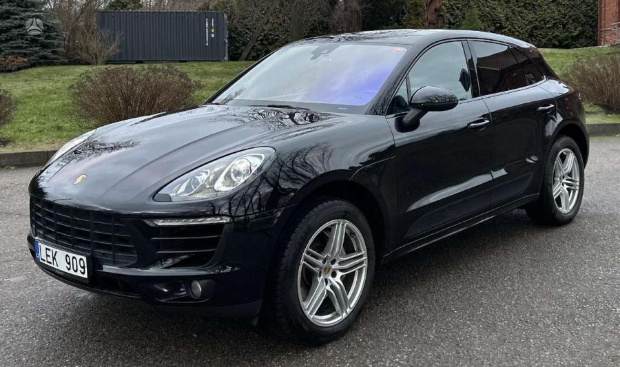 Black Porsche Macan 2017 in Elektrenai, with an engine capacity of 3.00 L and mileage of 106 thousand km for 25200 €, photo 2 on AUTOMOTO.COM.LV
