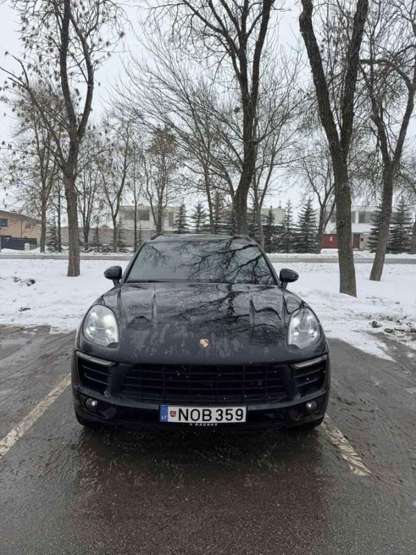 Black Porsche Macan 2017 in Kaunas, with an engine capacity of 3.00 L and mileage of 98 thousand km for 24750 €, photo 3 on AUTOMOTO.COM.LV