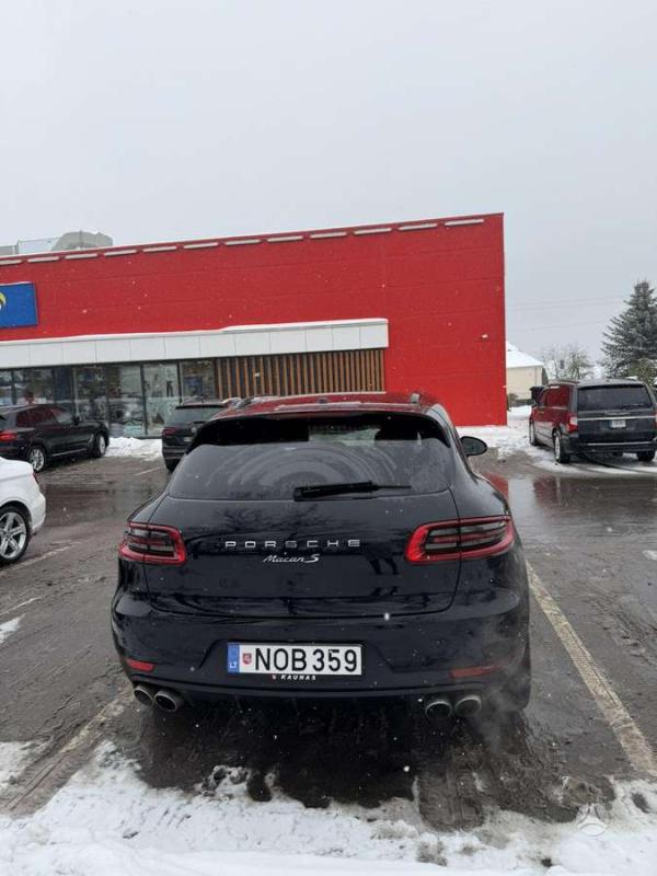 Black Porsche Macan 2017 in Kaunas, with an engine capacity of 3.00 L and mileage of 98 thousand km for 24750 €, photo 6 on AUTOMOTO.COM.LV