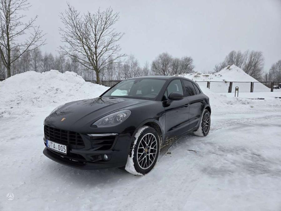 Black Porsche Macan 2017 in Siauliai, with an engine capacity of 2.97 L and mileage of 190 thousand km for 32000 €, photo 1 on AUTOMOTO.COM.LV