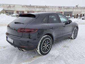 Black Porsche Macan 2017 in Siauliai, with an engine capacity of 2.97 L and mileage of 190 thousand km for 32000 €, photo 5 on AUTOMOTO.COM.LV