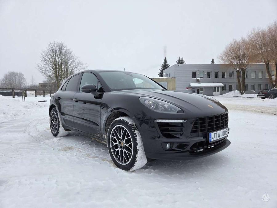 Black Porsche Macan 2017 in Siauliai, with an engine capacity of 2.97 L and mileage of 190 thousand km for 32000 €, photo 7 on AUTOMOTO.COM.LV