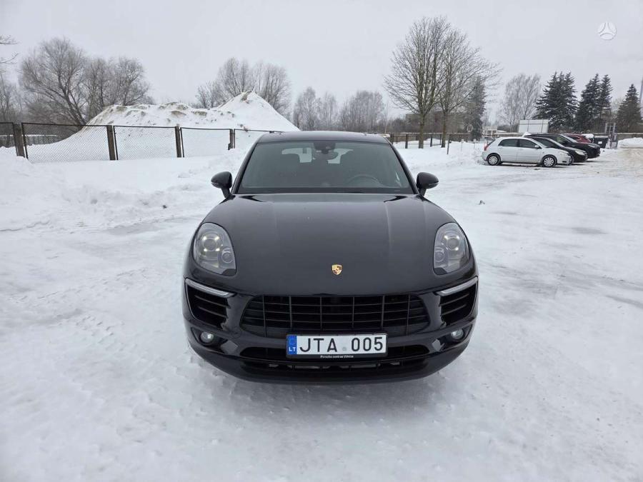 Black Porsche Macan 2017 in Siauliai, with an engine capacity of 2.97 L and mileage of 190 thousand km for 32000 €, photo 9 on AUTOMOTO.COM.LV
