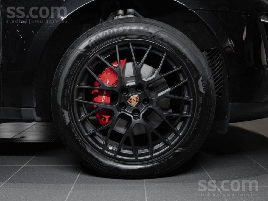 Melns Porsche Macan 2017 Rīga, ar dzinēja tilpumu 3.00 L un nobraukumu 190 tūkst. km par 29900 €, foto 17 vietnē AUTOMOTO.COM.LV